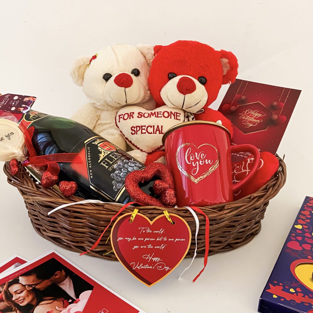 Order Best Personalised Valentines Day Gifts For Your Love